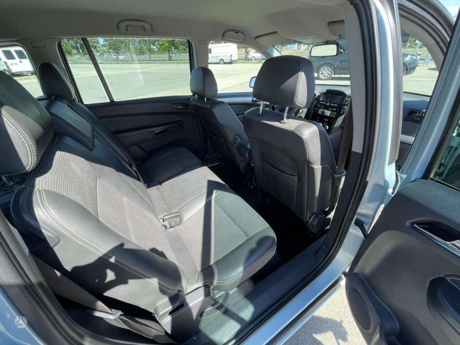 Blue Opel Zafira 2009 in Siauliai, with an engine capacity of 1.91 L and mileage of 273 thousand km for 2450 €, photo 14 on AUTOMOTO.COM.LV