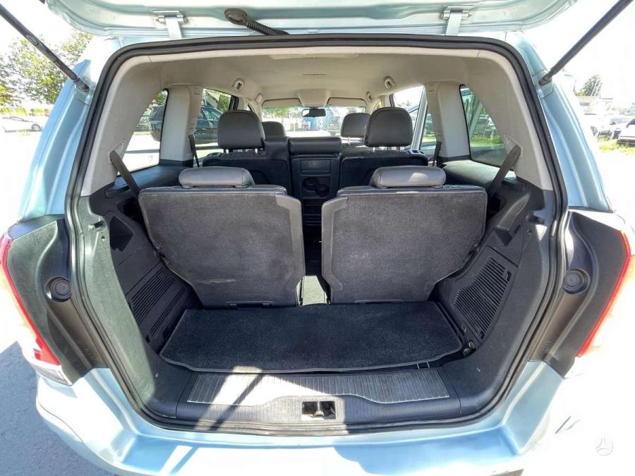 Blue Opel Zafira 2009 in Siauliai, with an engine capacity of 1.91 L and mileage of 273 thousand km for 2450 €, photo 16 on AUTOMOTO.COM.LV