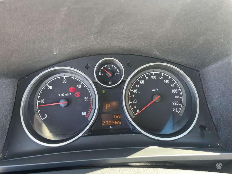Blue Opel Zafira 2009 in Siauliai, with an engine capacity of 1.91 L and mileage of 273 thousand km for 2450 €, photo 26 on AUTOMOTO.COM.LV