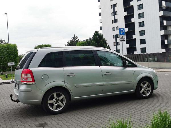 Blue Opel Zafira 2009 in Vilnius, with an engine capacity of 1.91 L and mileage of 210 thousand km for 980 €, photo 3 on AUTOMOTO.COM.LV