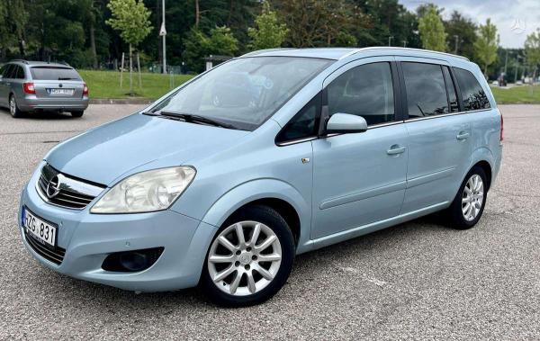 Blue Opel Zafira 2009 in Vilnius, with an engine capacity of 1.69 L and mileage of 331 thousand km for 1350 €, photo 2 on AUTOMOTO.COM.LV