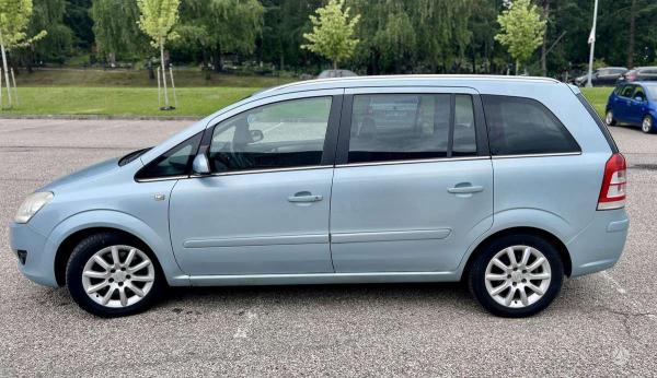 Blue Opel Zafira 2009 in Vilnius, with an engine capacity of 1.69 L and mileage of 331 thousand km for 1350 €, photo 3 on AUTOMOTO.COM.LV