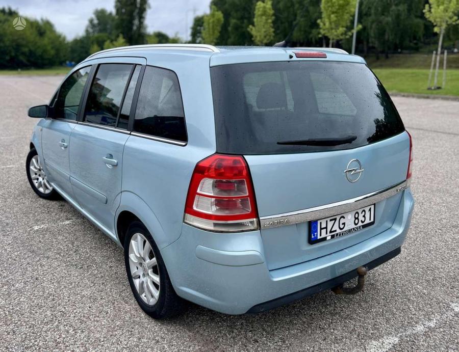 Blue Opel Zafira 2009 in Vilnius, with an engine capacity of 1.69 L and mileage of 331 thousand km for 1350 €, photo 5 on AUTOMOTO.COM.LV