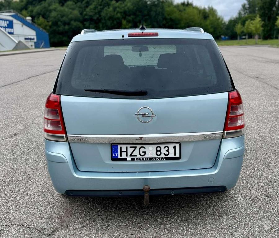 Blue Opel Zafira 2009 in Vilnius, with an engine capacity of 1.69 L and mileage of 331 thousand km for 1350 €, photo 6 on AUTOMOTO.COM.LV