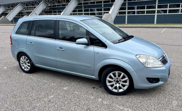 Blue Opel Zafira 2009 in Vilnius, with an engine capacity of 1.69 L and mileage of 331 thousand km for 1350 €, photo 8 on AUTOMOTO.COM.LV