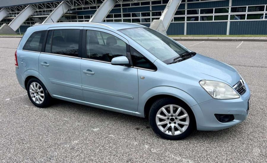 Blue Opel Zafira 2009 in Vilnius, with an engine capacity of 1.69 L and mileage of 331 thousand km for 1350 €, photo 9 on AUTOMOTO.COM.LV