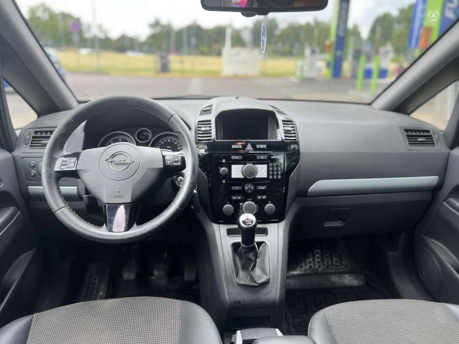Blue Opel Zafira 2009 in Vilnius, with an engine capacity of 1.69 L and mileage of 331 thousand km for 1350 €, photo 11 on AUTOMOTO.COM.LV