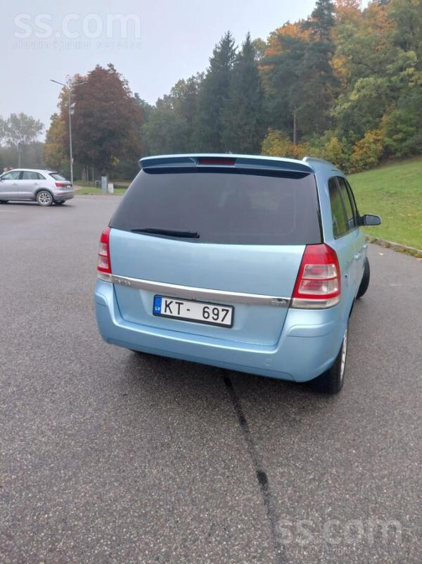 Opel Zafira 2009 Tukums vietnē Zils Opel Zafira 2009 Tukums, ar dzinēja tilpumu 1.70 L un nobraukumu 310 tūkst. km par 1450 €, foto 4 vietnē AUTOMOTO.COM.LV