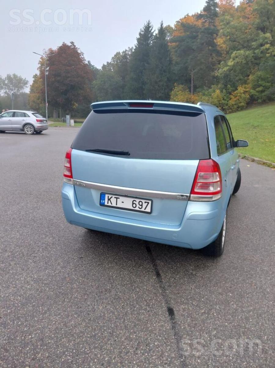 Zils Opel Zafira 2009 Tukums, ar dzinēja tilpumu 1.70 L un nobraukumu 310 tūkst. km par 1450 €, foto 4 vietnē AUTOMOTO.COM.LV