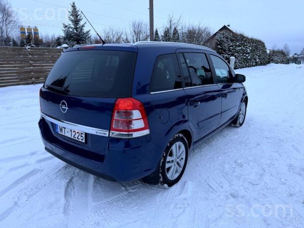 Zils Opel Zafira 2010 Saldus, ar dzinēja tilpumu 1.70 L un nobraukumu 290 tūkst. km par 2850 €, foto 5 vietnē AUTOMOTO.COM.LV