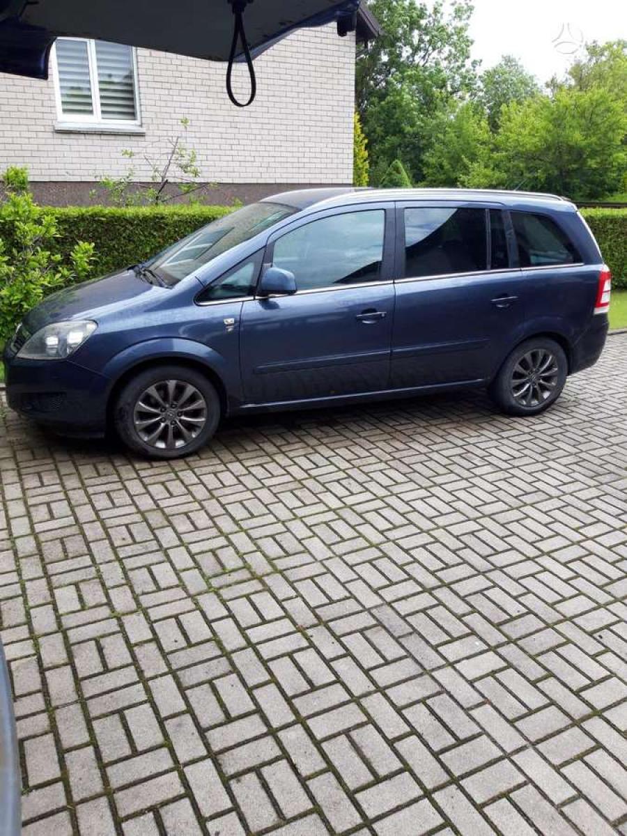Zils Opel Zafira 2010 Vilkaviškis, ar dzinēja tilpumu 1.69 L un nobraukumu 200 tūkst. km par 800 €, foto 1 vietnē AUTOMOTO.COM.LV