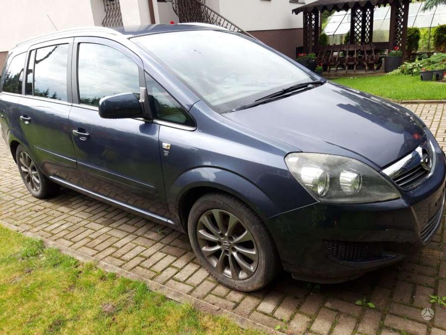 Zils Opel Zafira 2010 Vilkaviškis, ar dzinēja tilpumu 1.69 L un nobraukumu 200 tūkst. km par 800 €, foto 4 vietnē AUTOMOTO.COM.LV