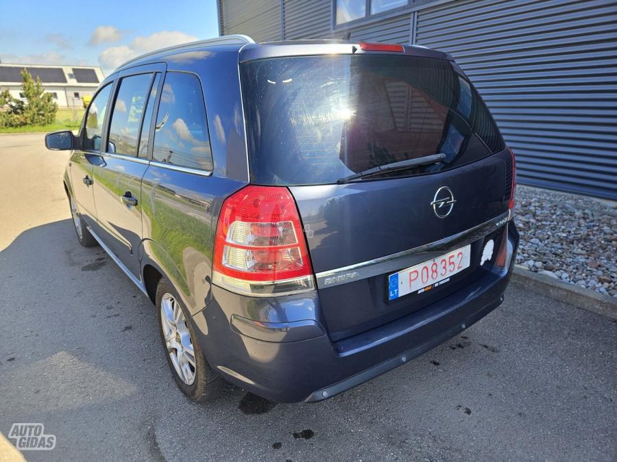 Blue Opel Zafira 2010 in Kluonaliai, with an engine capacity of 1.70 L and mileage of 300 thousand km for 1899 €, photo 8 on AUTOMOTO.COM.LV