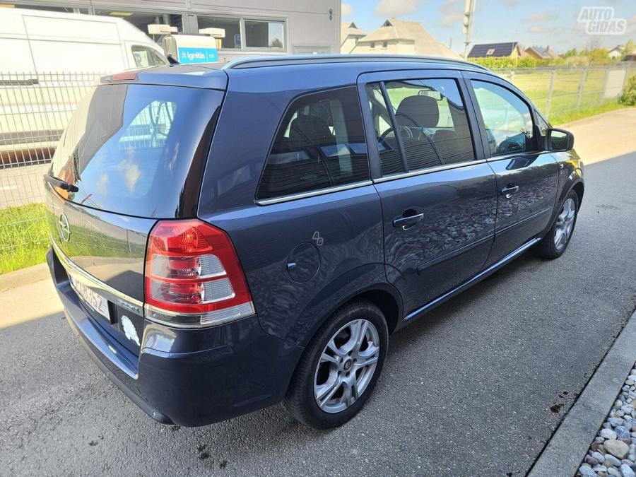 Blue Opel Zafira 2010 in Kluonaliai, with an engine capacity of 1.70 L and mileage of 300 thousand km for 1899 €, photo 9 on AUTOMOTO.COM.LV