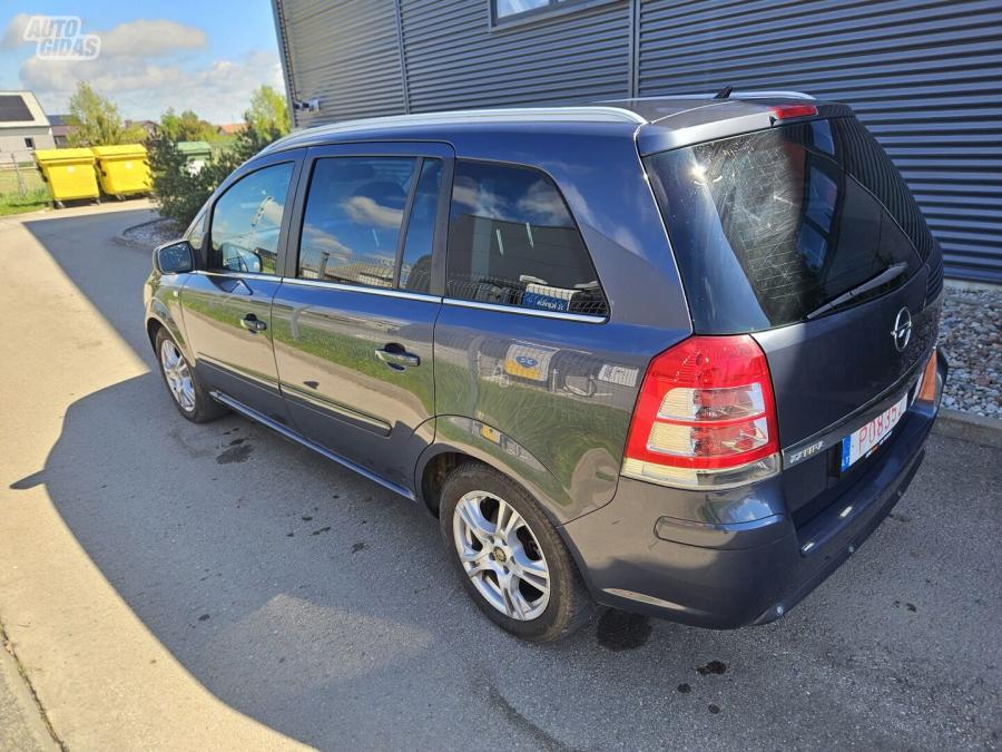 Blue Opel Zafira 2010 in Kluonaliai, with an engine capacity of 1.70 L and mileage of 300 thousand km for 1899 €, photo 10 on AUTOMOTO.COM.LV
