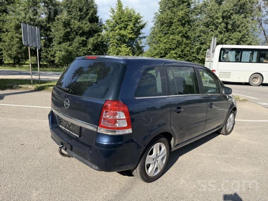 Blue Opel Zafira 2010 in Ogre, with an engine capacity of 1.70 L and mileage of 264 thousand km for 3599 €, photo 7 on AUTOMOTO.COM.LV