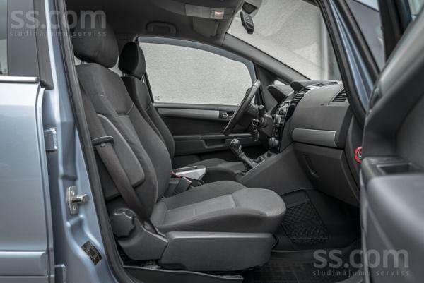 Zils Opel Zafira 2010 Rīga, ar dzinēja tilpumu 1.90 L un nobraukumu 0 tūkst. km par 1990 €, foto 10 vietnē AUTOMOTO.COM.LV
