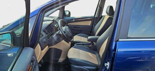 Blue Opel Zafira 2010 in Marijampole, with an engine capacity of 1.91 L and mileage of 198 thousand km for 3600 €, photo 11 on AUTOMOTO.COM.LV