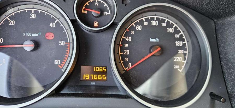 Zils Opel Zafira 2010 Marijampole, ar dzinēja tilpumu 1.91 L un nobraukumu 198 tūkst. km par 3600 €, foto 17 vietnē AUTOMOTO.COM.LV