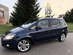 Zils Opel Zafira 2010 Kauņa, ar dzinēja tilpumu 1.91 L un nobraukumu 393 tūkst. km par 2750 €, foto  vietnē AUTOMOTO.COM.LV