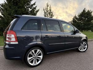 Zils Opel Zafira 2010 Kauņa, ar dzinēja tilpumu 1.91 L un nobraukumu 393 tūkst. km par 2750 €, foto 5 vietnē AUTOMOTO.COM.LV