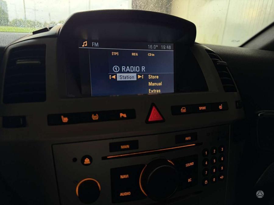 Zils Opel Zafira 2010 Kauņa, ar dzinēja tilpumu 1.91 L un nobraukumu 393 tūkst. km par 2750 €, foto 10 vietnē AUTOMOTO.COM.LV