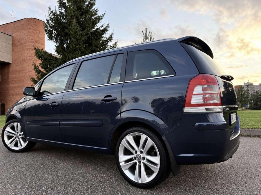 Zils Opel Zafira 2010 Kauņa, ar dzinēja tilpumu 1.91 L un nobraukumu 393 tūkst. km par 2750 €, foto 26 vietnē AUTOMOTO.COM.LV