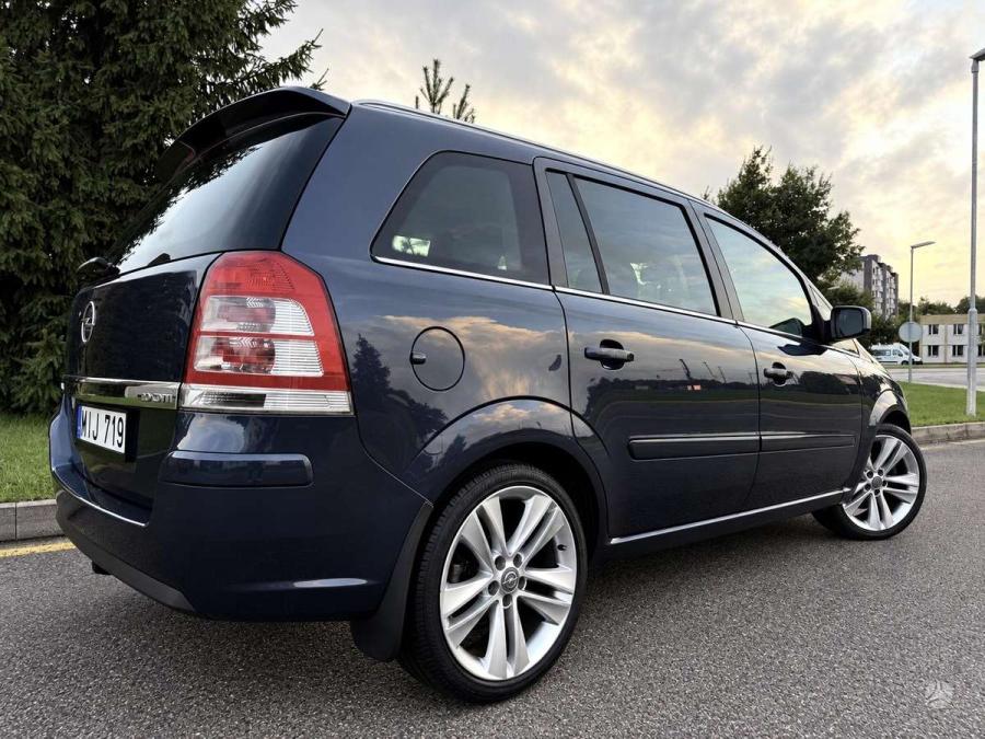 Zils Opel Zafira 2010 Kauņa, ar dzinēja tilpumu 1.91 L un nobraukumu 393 tūkst. km par 2750 €, foto 27 vietnē AUTOMOTO.COM.LV