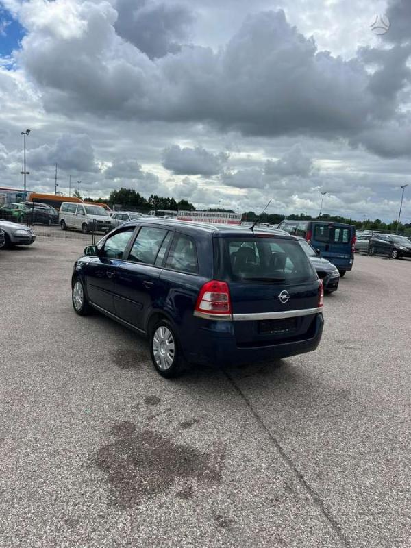 Blue Opel Zafira 2011 in Marijampole, with an engine capacity of 1.69 L and mileage of 205 thousand km for 2150 €, photo 4 on AUTOMOTO.COM.LV