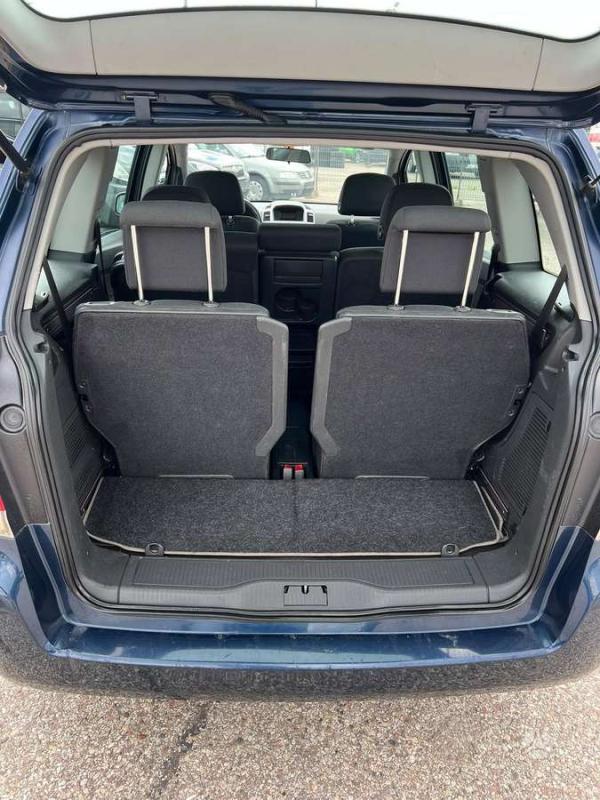 Blue Opel Zafira 2011 in Marijampole, with an engine capacity of 1.69 L and mileage of 205 thousand km for 2150 €, photo 6 on AUTOMOTO.COM.LV