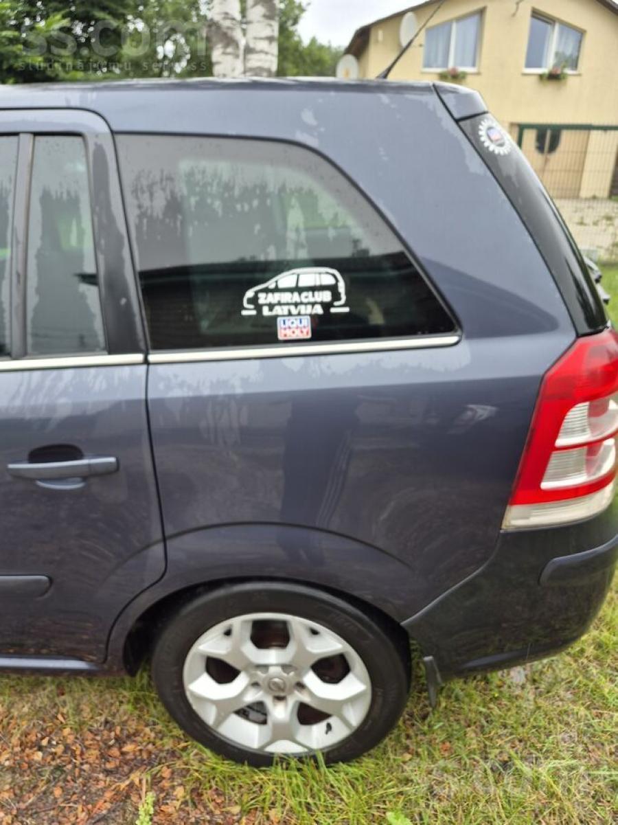Zils Opel Zafira 2011 Rīga, ar dzinēja tilpumu 1.70 L un nobraukumu 341 tūkst. km par 2600 €, foto 10 vietnē AUTOMOTO.COM.LV