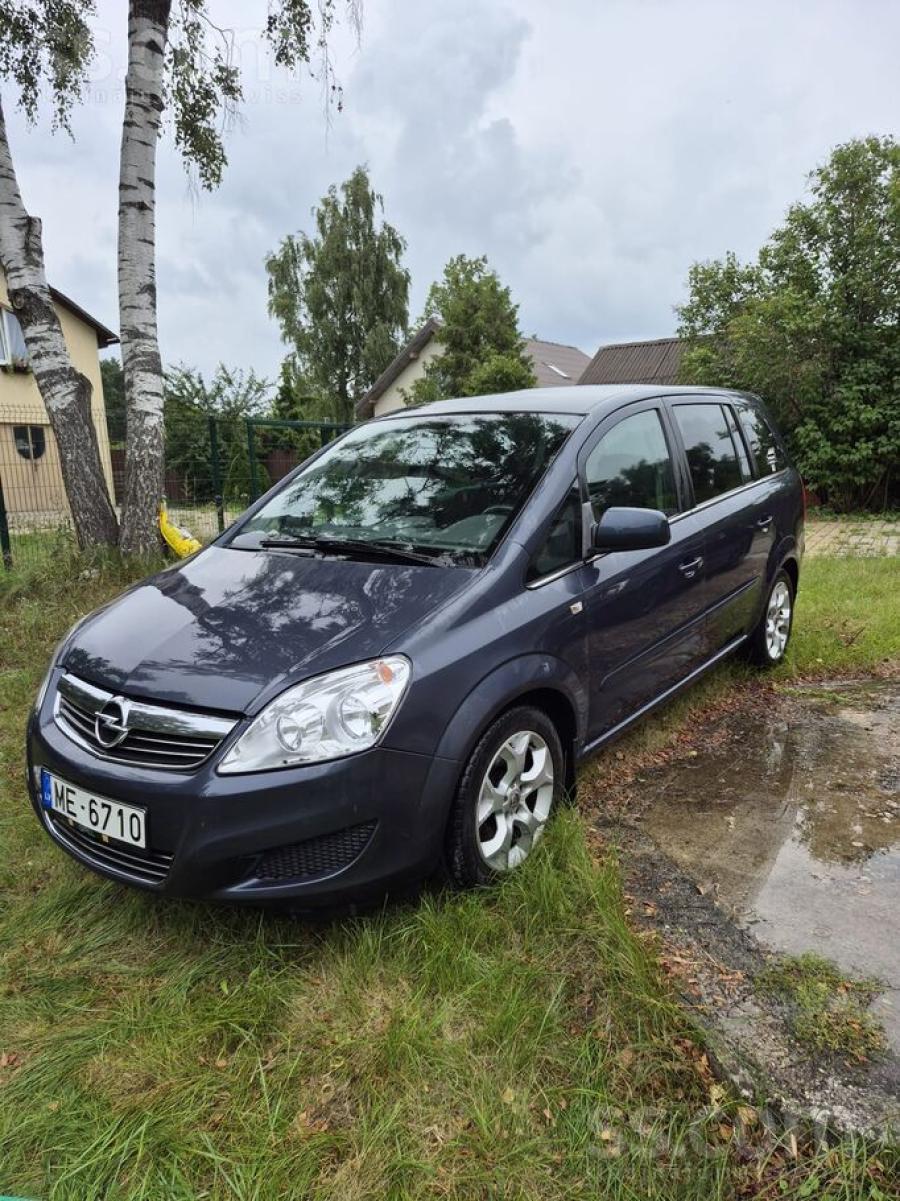 Blue Opel Zafira 2011 in Riga, with an engine capacity of 1.70 L and mileage of 341 thousand km for 2500 €, photo 1 on AUTOMOTO.COM.LV