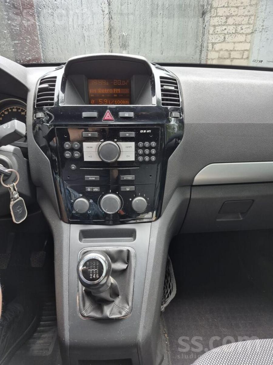 Blue Opel Zafira 2011 in Riga, with an engine capacity of 1.70 L and mileage of 341 thousand km for 2500 €, photo 8 on AUTOMOTO.COM.LV