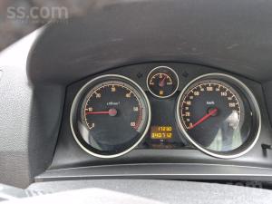 Blue Opel Zafira 2011 in Riga, with an engine capacity of 1.70 L and mileage of 341 thousand km for 2500 €, photo 9 on AUTOMOTO.COM.LV