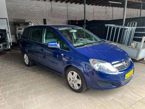 Zils Opel Zafira 2011 Jūrmala, ar dzinēja tilpumu 1.80 L un nobraukumu 290 tūkst. km par 3450 €, foto 2 vietnē AUTOMOTO.COM.LV
