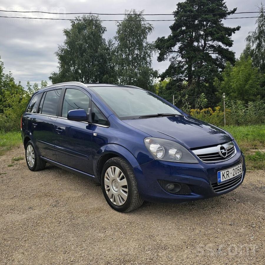 Blue Opel Zafira 2011 in Riga, with an engine capacity of 1.60 L and mileage of 390 thousand km for 2750 €, photo 4 on AUTOMOTO.COM.LV