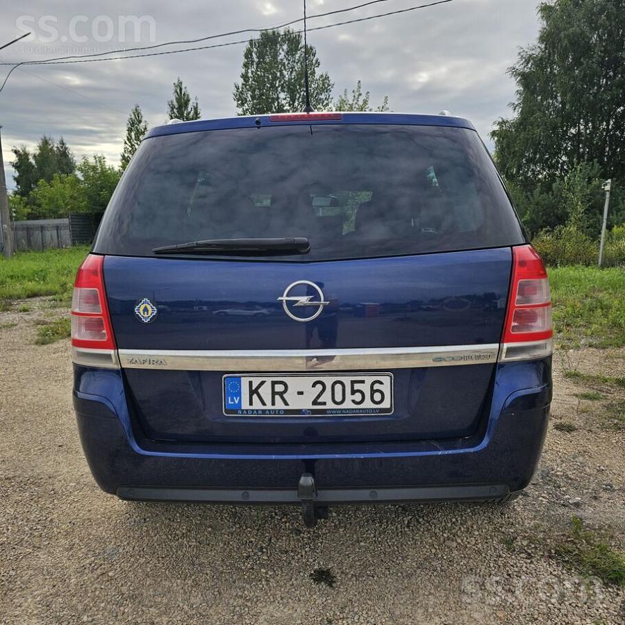 Blue Opel Zafira 2011 in Riga, with an engine capacity of 1.60 L and mileage of 390 thousand km for 2750 €, photo 6 on AUTOMOTO.COM.LV