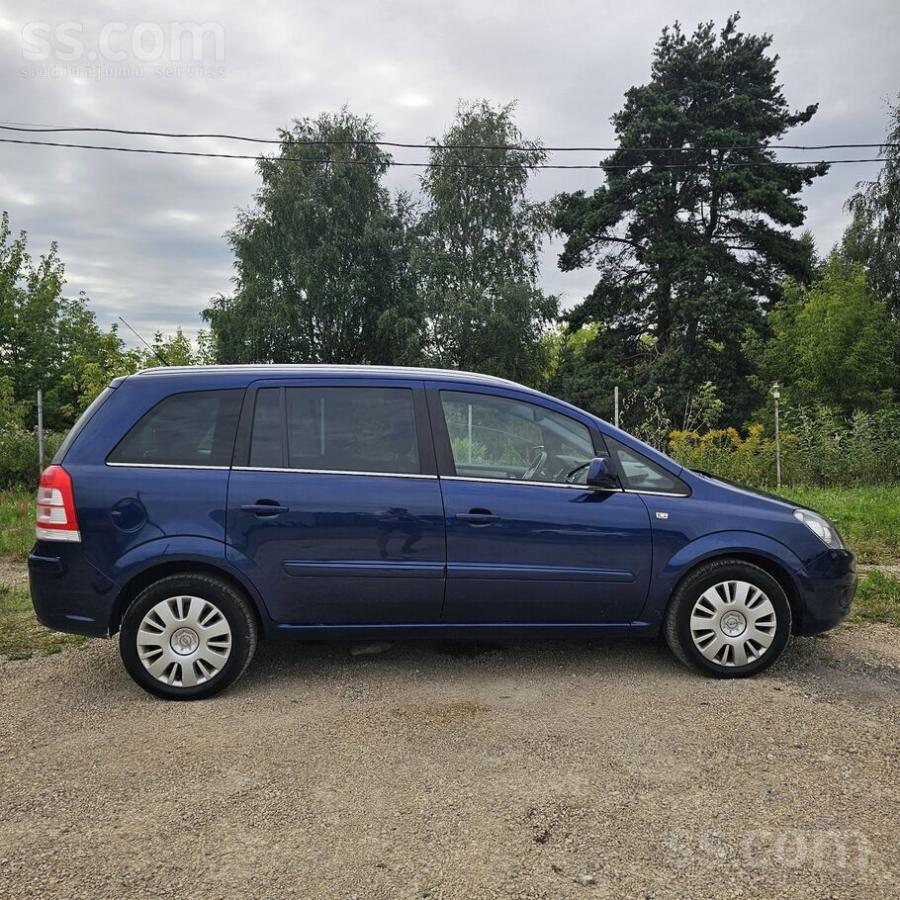 Blue Opel Zafira 2011 in Riga, with an engine capacity of 1.60 L and mileage of 390 thousand km for 2750 €, photo 8 on AUTOMOTO.COM.LV