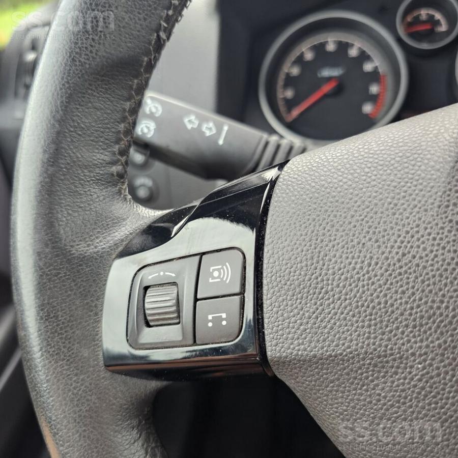 Blue Opel Zafira 2011 in Riga, with an engine capacity of 1.60 L and mileage of 390 thousand km for 2750 €, photo 16 on AUTOMOTO.COM.LV