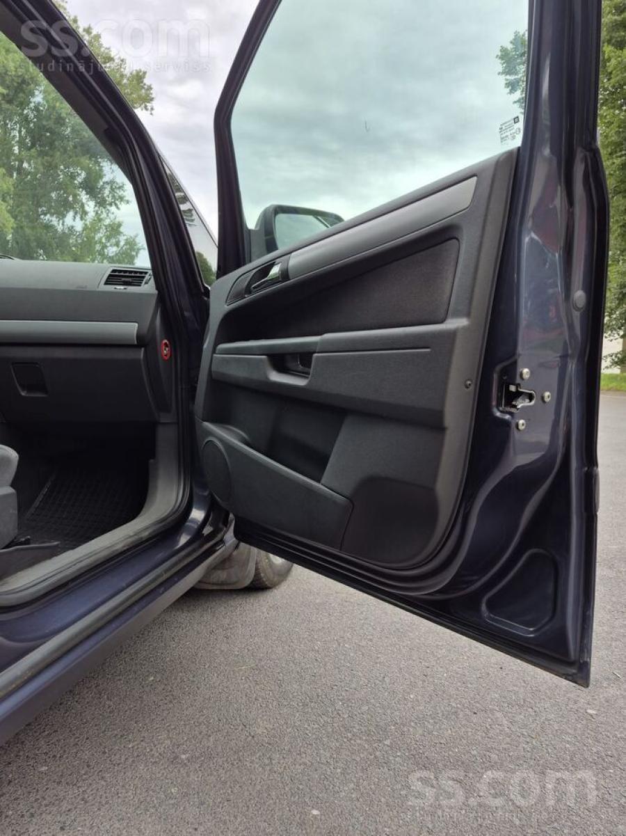 Zils Opel Zafira 2011 Rīga, ar dzinēja tilpumu 1.70 L un nobraukumu 341 tūkst. km par 2200 €, foto 5 vietnē AUTOMOTO.COM.LV