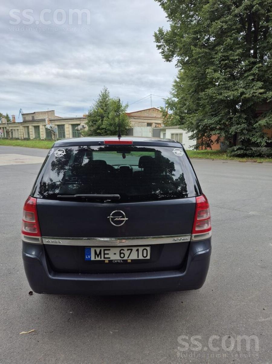 Zils Opel Zafira 2011 Rīga, ar dzinēja tilpumu 1.70 L un nobraukumu 341 tūkst. km par 2200 €, foto 9 vietnē AUTOMOTO.COM.LV