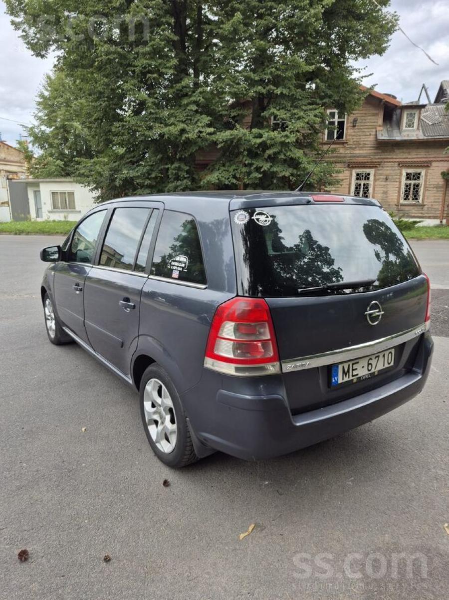 Zils Opel Zafira 2011 Rīga, ar dzinēja tilpumu 1.70 L un nobraukumu 341 tūkst. km par 2200 €, foto 11 vietnē AUTOMOTO.COM.LV