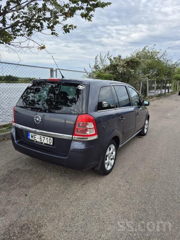 Zils Opel Zafira 2011 Rīga, ar dzinēja tilpumu 1.70 L un nobraukumu 341 tūkst. km par 2199 €, foto 3 vietnē AUTOMOTO.COM.LV