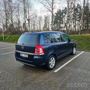 Blue Opel Zafira 2012 in Riga, with an engine capacity of 1.70 L and mileage of 370 thousand km for 2250 €, photo 4 on AUTOMOTO.COM.LV