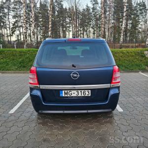 Blue Opel Zafira 2012 in Riga, with an engine capacity of 1.70 L and mileage of 370 thousand km for 2250 €, photo 5 on AUTOMOTO.COM.LV