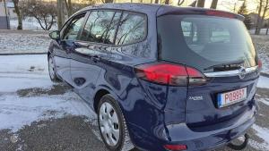 Blue Opel Zafira 2012 in Marijampole, with an engine capacity of 2.00 L and mileage of 200 thousand km for 2950 €, photo 3 on AUTOMOTO.COM.LV
