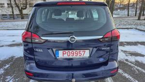 Blue Opel Zafira 2012 in Marijampole, with an engine capacity of 2.00 L and mileage of 200 thousand km for 2950 €, photo 5 on AUTOMOTO.COM.LV