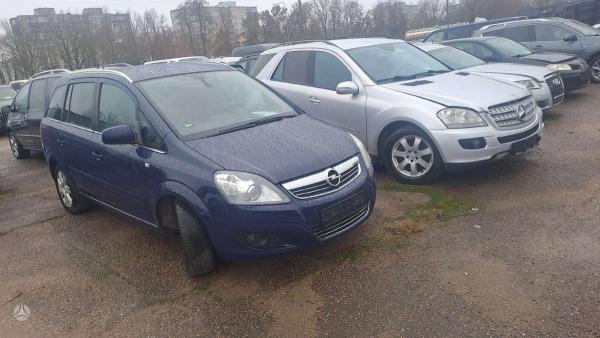 Blue Opel Zafira 2012 in Kedainiai, with an engine capacity of 1.70 L and mileage of 214 thousand km for 2950 €, photo 4 on AUTOMOTO.COM.LV