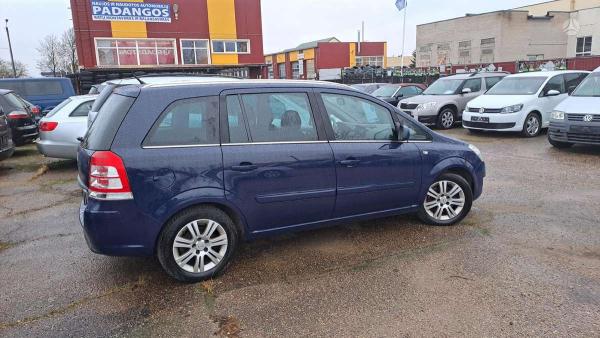 Blue Opel Zafira 2012 in Kedainiai, with an engine capacity of 1.70 L and mileage of 214 thousand km for 2950 €, photo 8 on AUTOMOTO.COM.LV