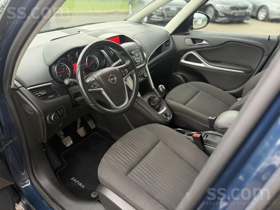 Zils Opel Zafira 2012 Ogre, ar dzinēja tilpumu 2.00 L un nobraukumu 262 tūkst. km par 5650 €, foto 16 vietnē AUTOMOTO.COM.LV